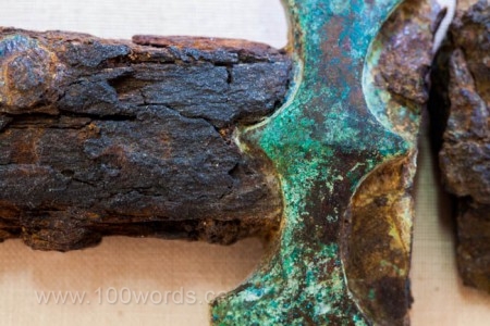 100Words.ca: A Daily Walk Through The Bible | By David Mainse